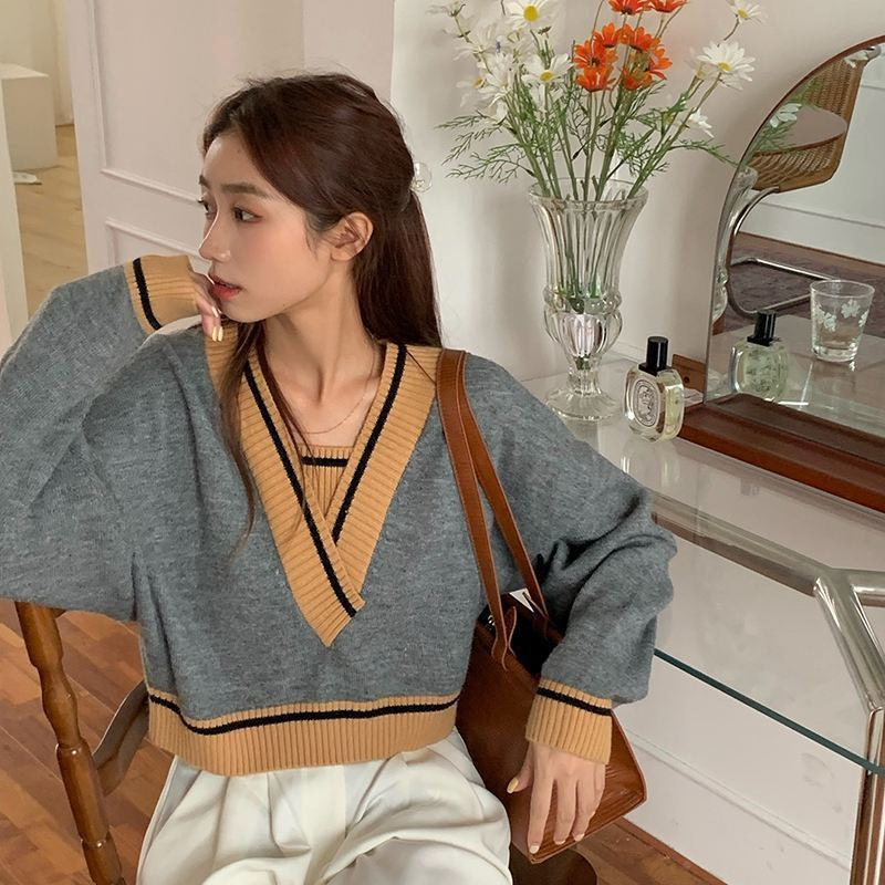 Long Sleeve V-Neck Knitted Cropped Sweater – Nada Outfit Land