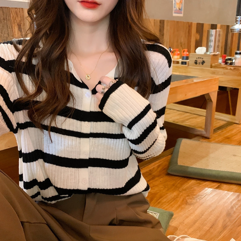 Long Sleeve Striped Button Slim Sweater – Nada Outfit Land